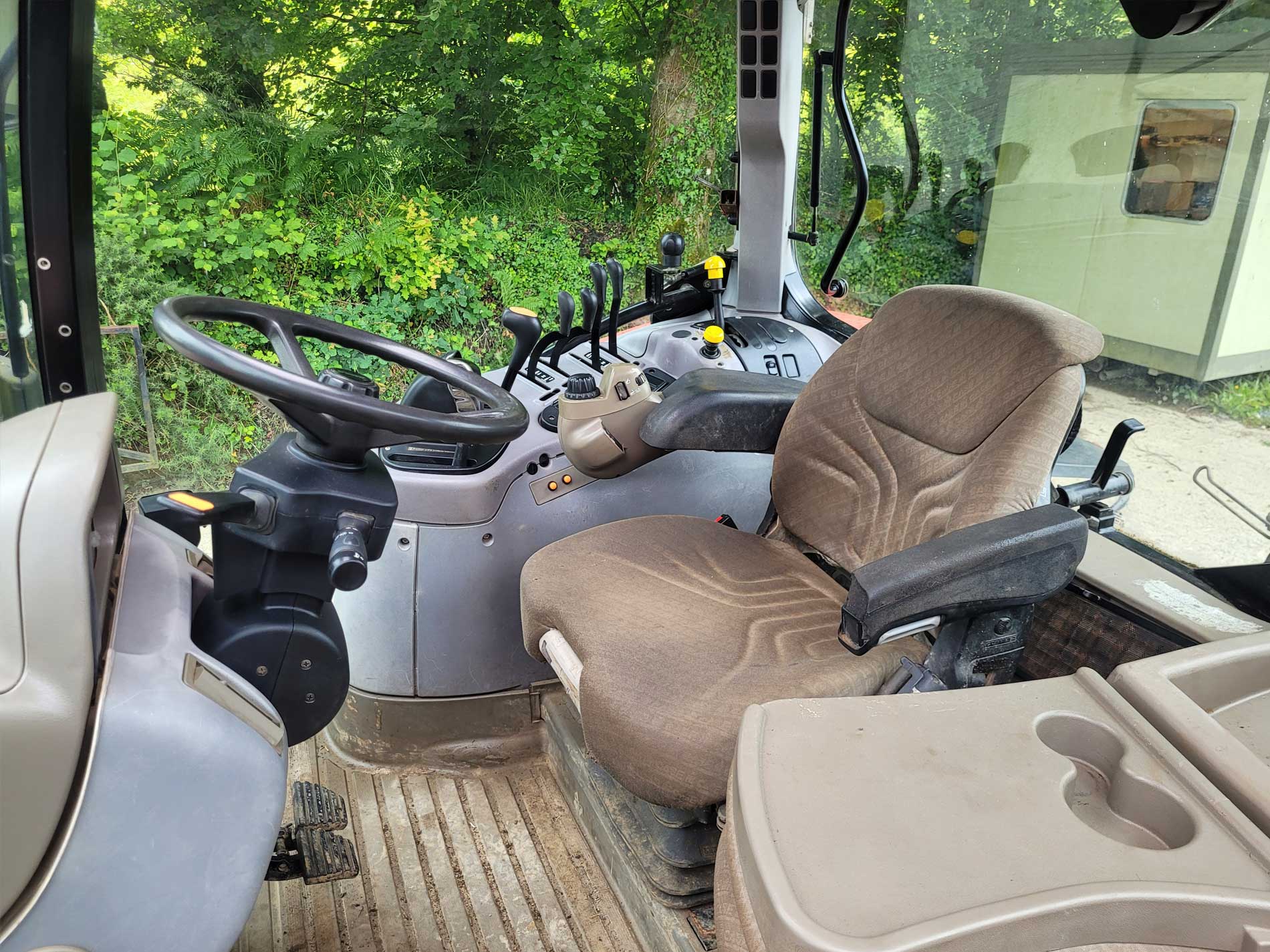 2006 Case MXU 125 (SOLD) - Short & Abbott Devon