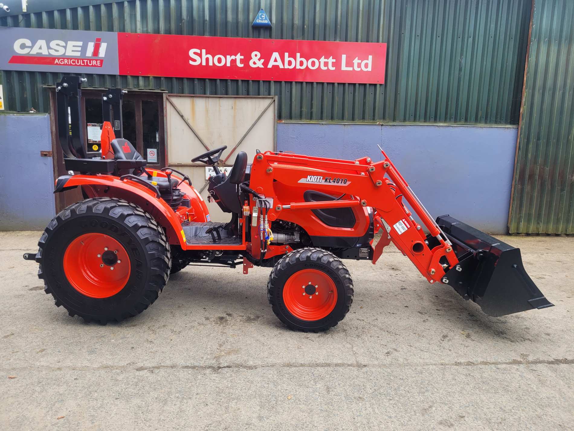 Kioti CK4030H and KL4010 Loader - Short & Abbott Devon