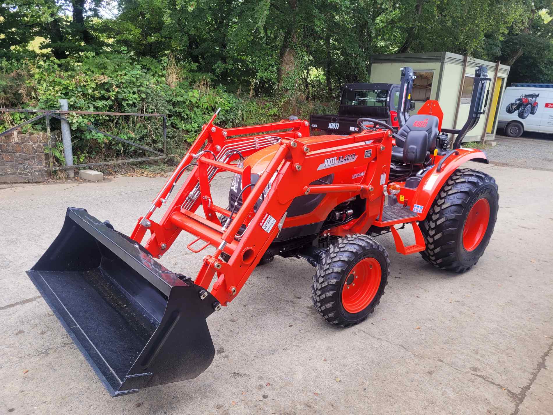 Kioti CK4030H and KL4010 Loader - Short & Abbott Devon